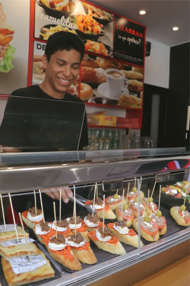 Lizarran Logo Tapas And Pinchos At LIZARRAN, La Zenia Boulevard