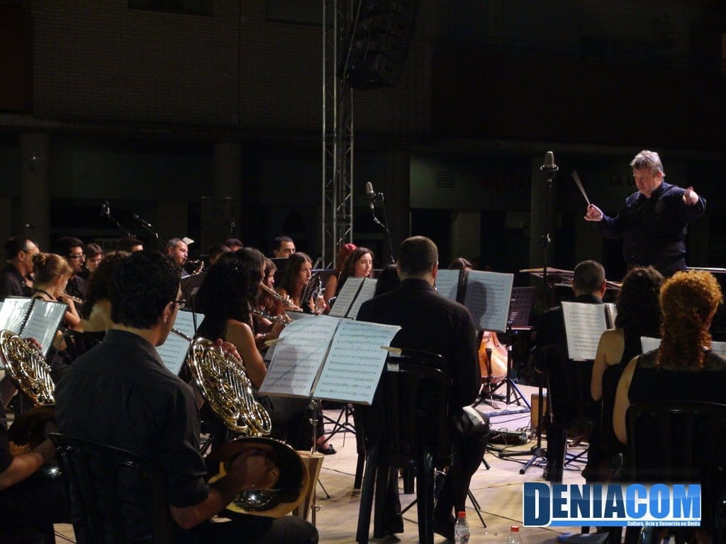 Concert Musical Arts Association of Denia and the Band of Marratxi ...