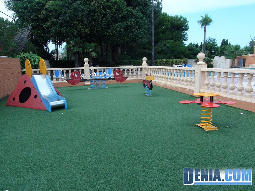 Restaurante Club de Tenis Dénia, parque infantil, campo de futbito y ...