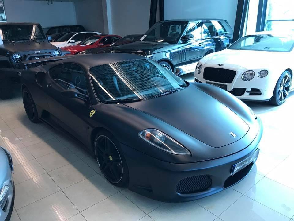 Coches Ferrari Negros