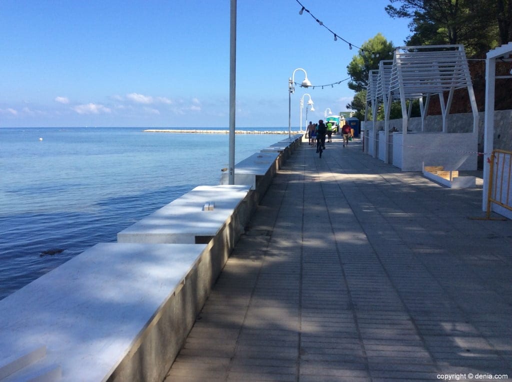 Table overlooking the sea in the Marineta - Dénia.com