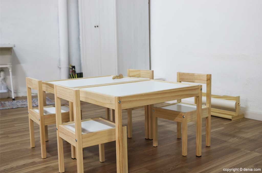 Mesa para crianças no espaço educacional de Yuimaru - Dénia.com