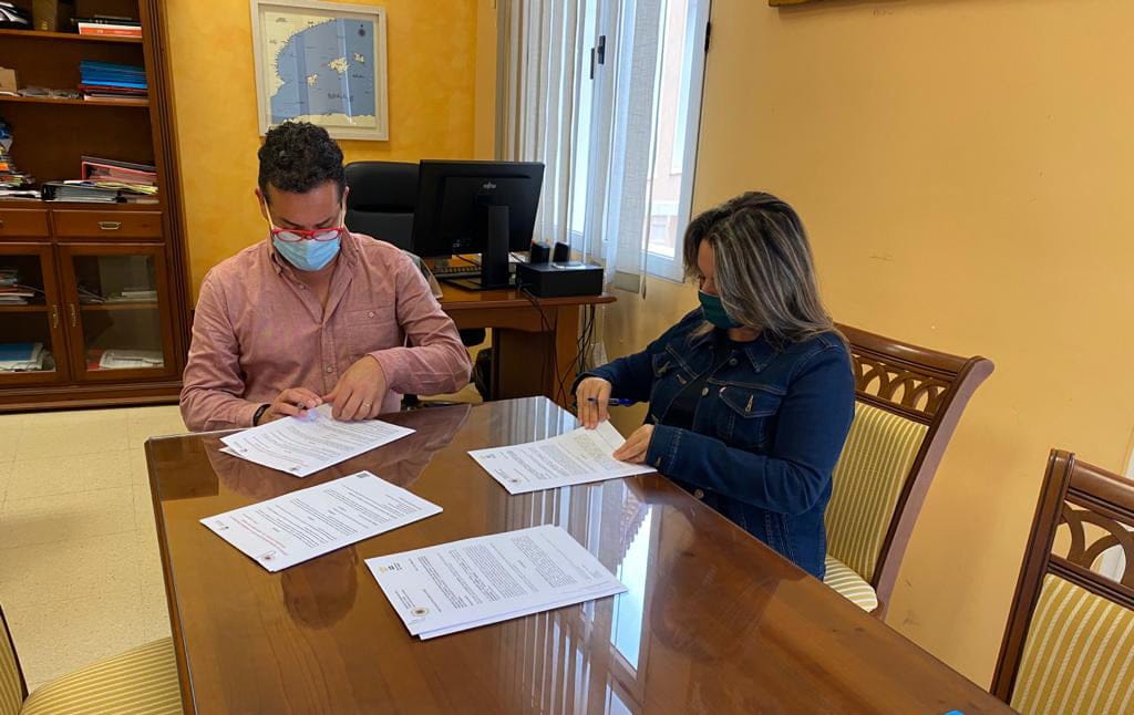 Le conseil municipal d'El Verger et l'UNED Dénia renouvellent l'accord ...