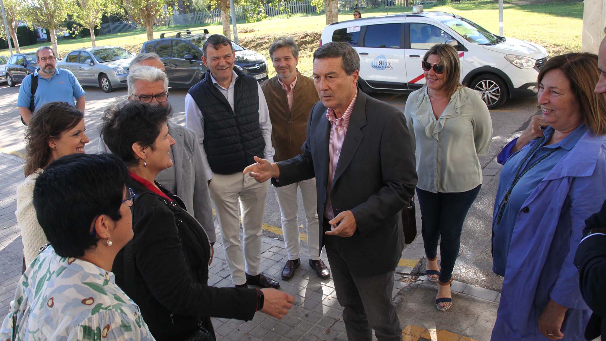 Marciano Gómez, conseller de Sanidad, en una visita al Hospital de ...